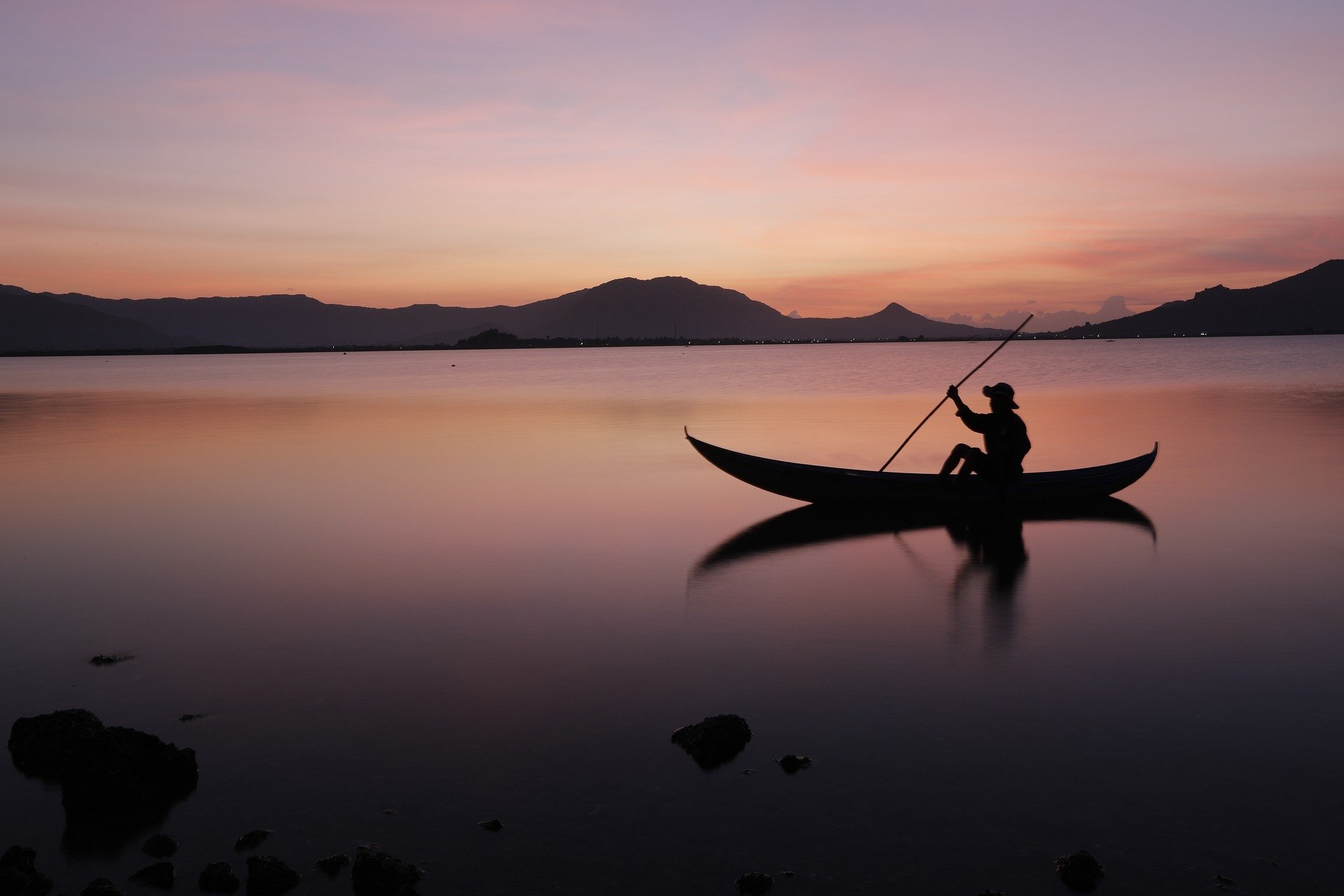 6 Reasons why you should live abroad once in your life - A Born Traveller